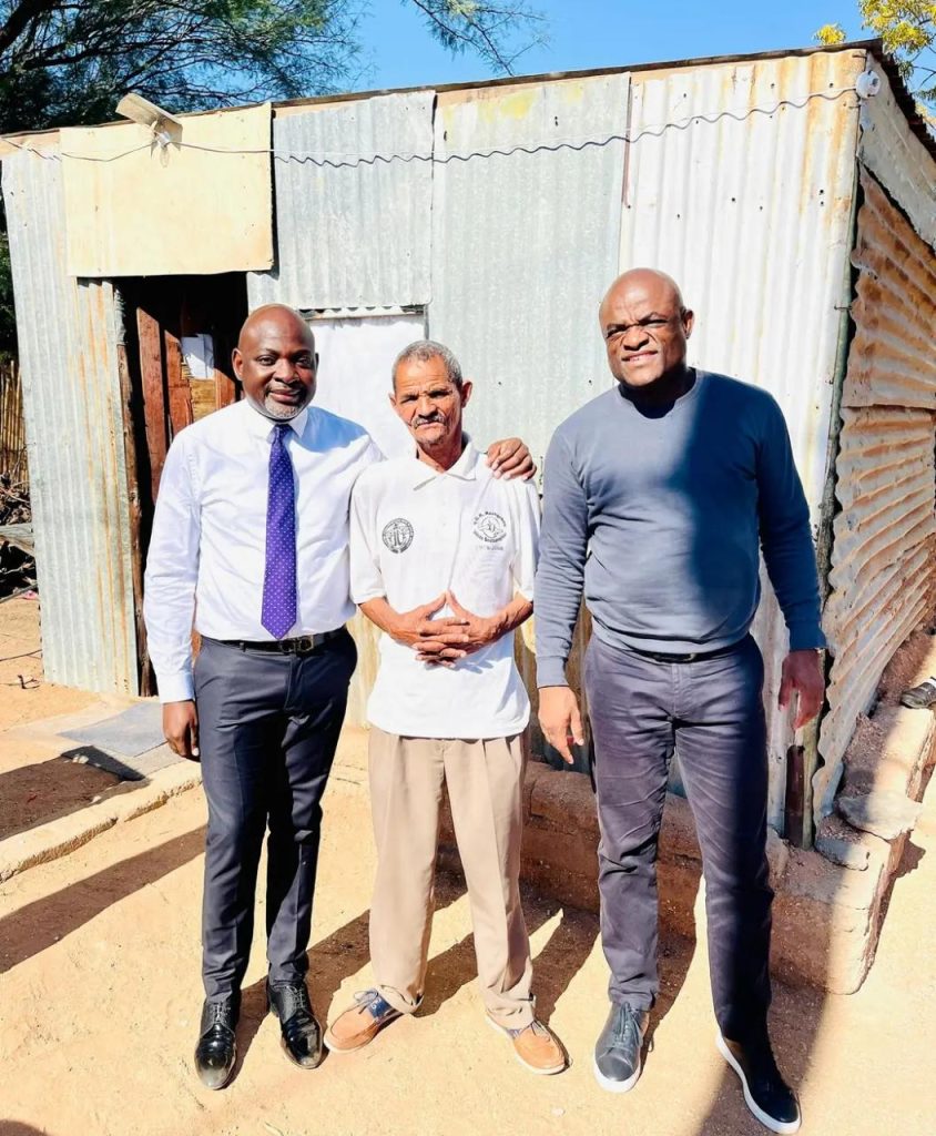 COETZEE FAMILY OF CILLIE VILLAGE IN KAKAMAS RECEIVES HOUSE FROM COLLEN ...